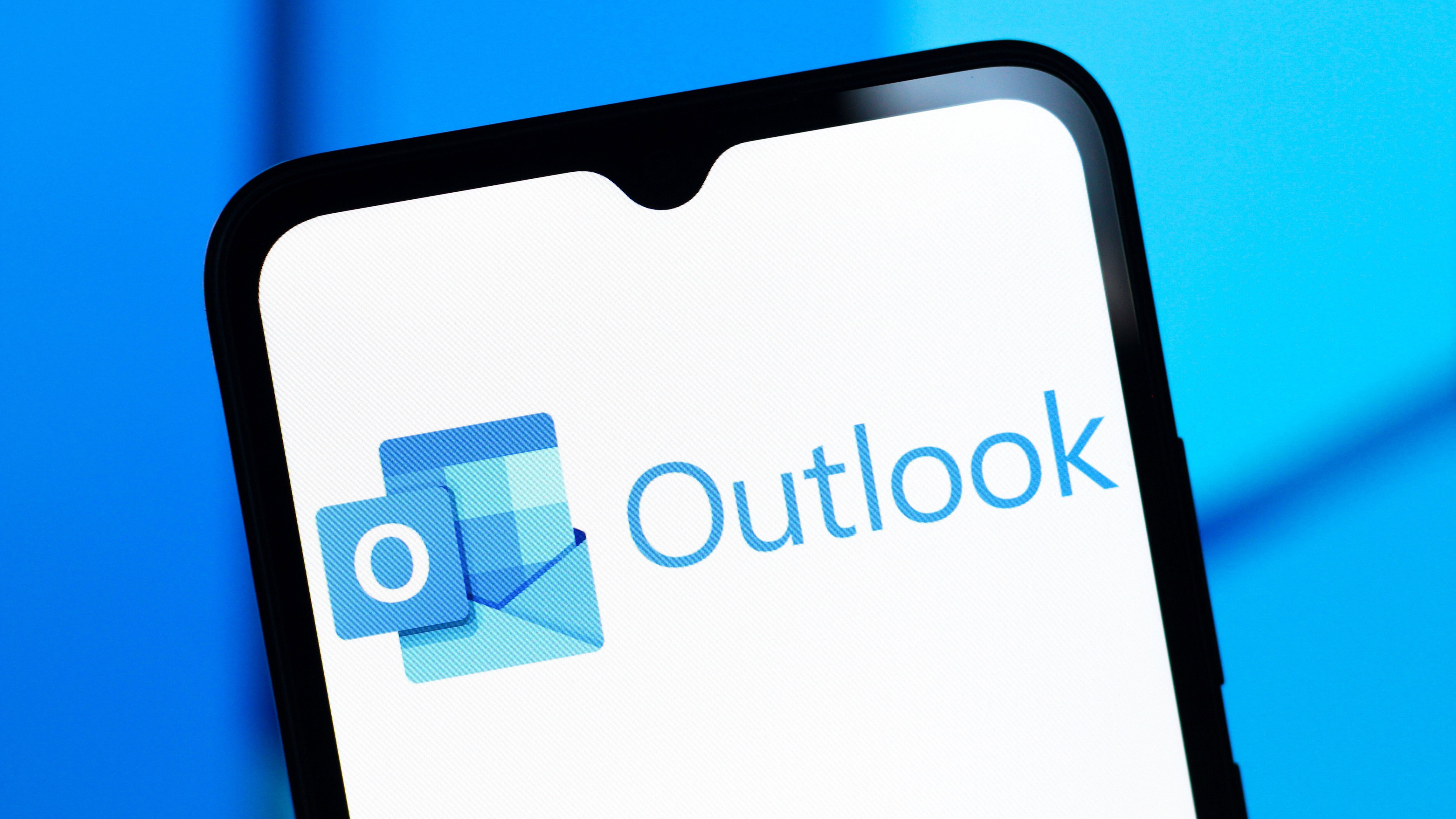 Do you use classic Outlook? This bug may prevent you from reading emails