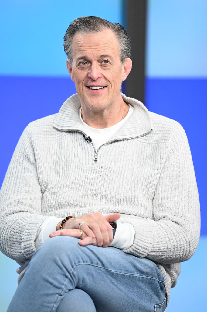 Mike & Molly's Billy Gardell displays incredible 173-lb weight loss ...