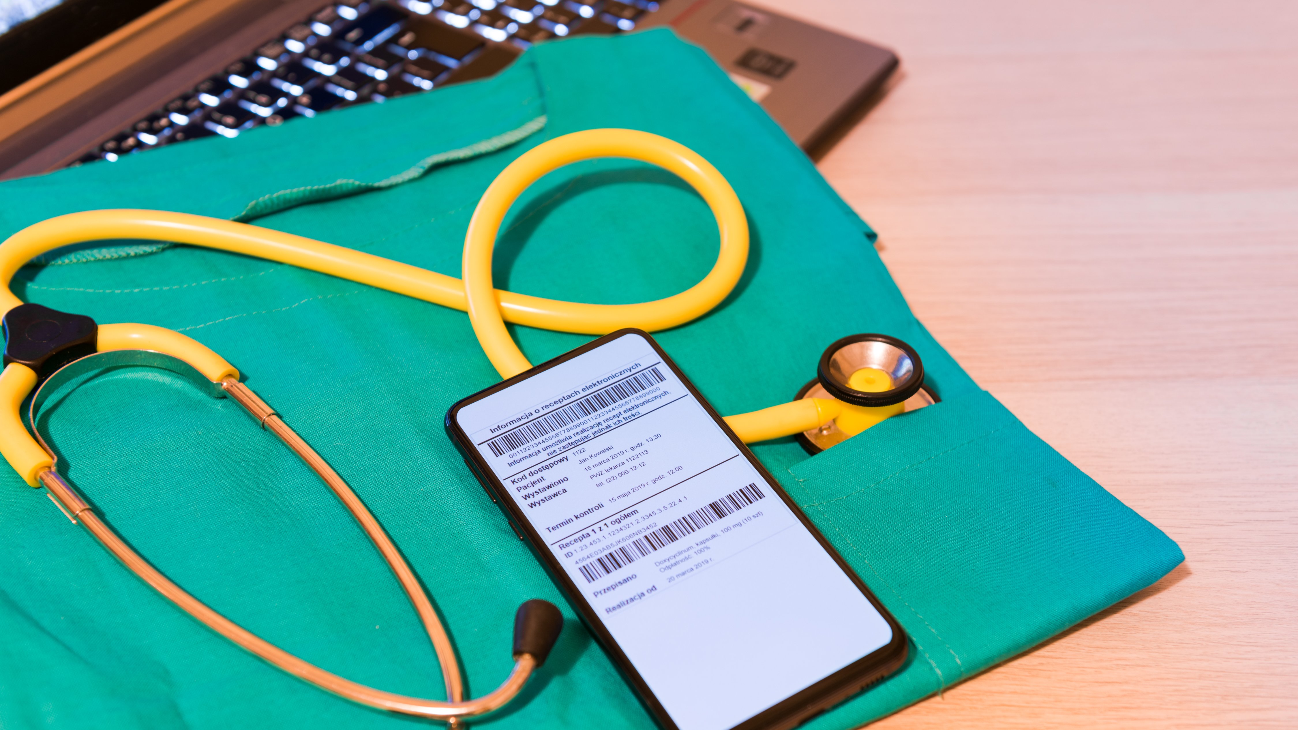 Sypią się kary za sprzedaż recept w sieci. Fentanyl, morfina i ...