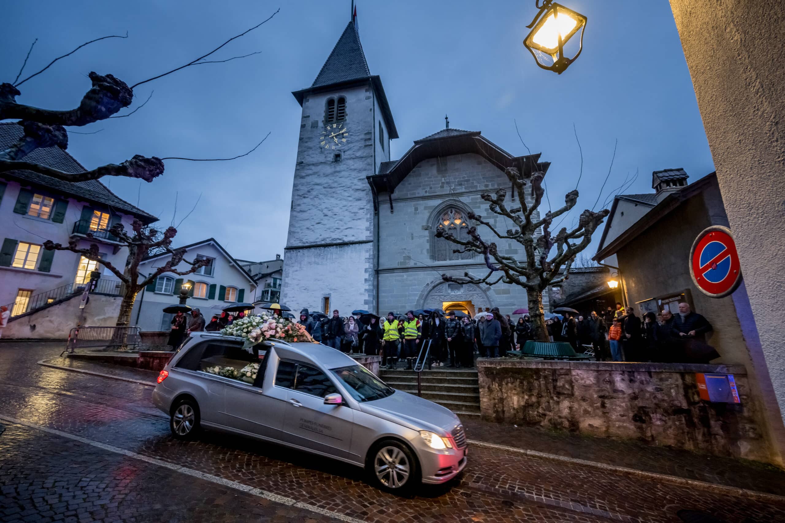 After fire tragedy, small Swiss town mourns 'decimated generation'