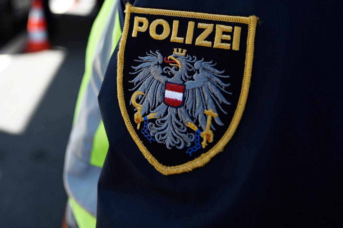 Unfall-Drama in Tirol: 74-Jähriger prallt mit Auto in Gartenmauer und ...