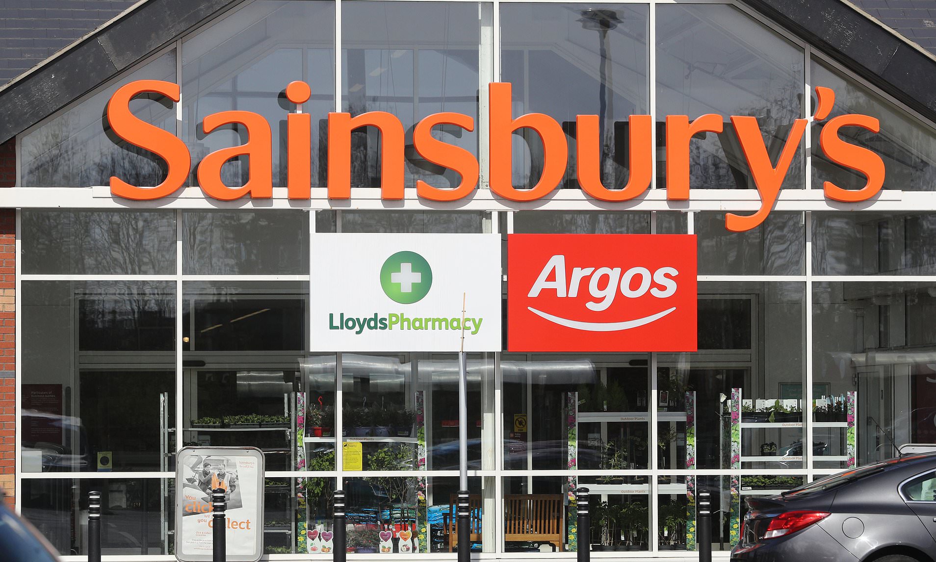 Sainsbury's reveals shoppers flocked to buy posh Christmas food