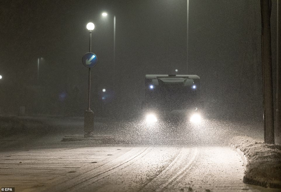 Britains Storm Goretti sees 'worst snow for a decade'