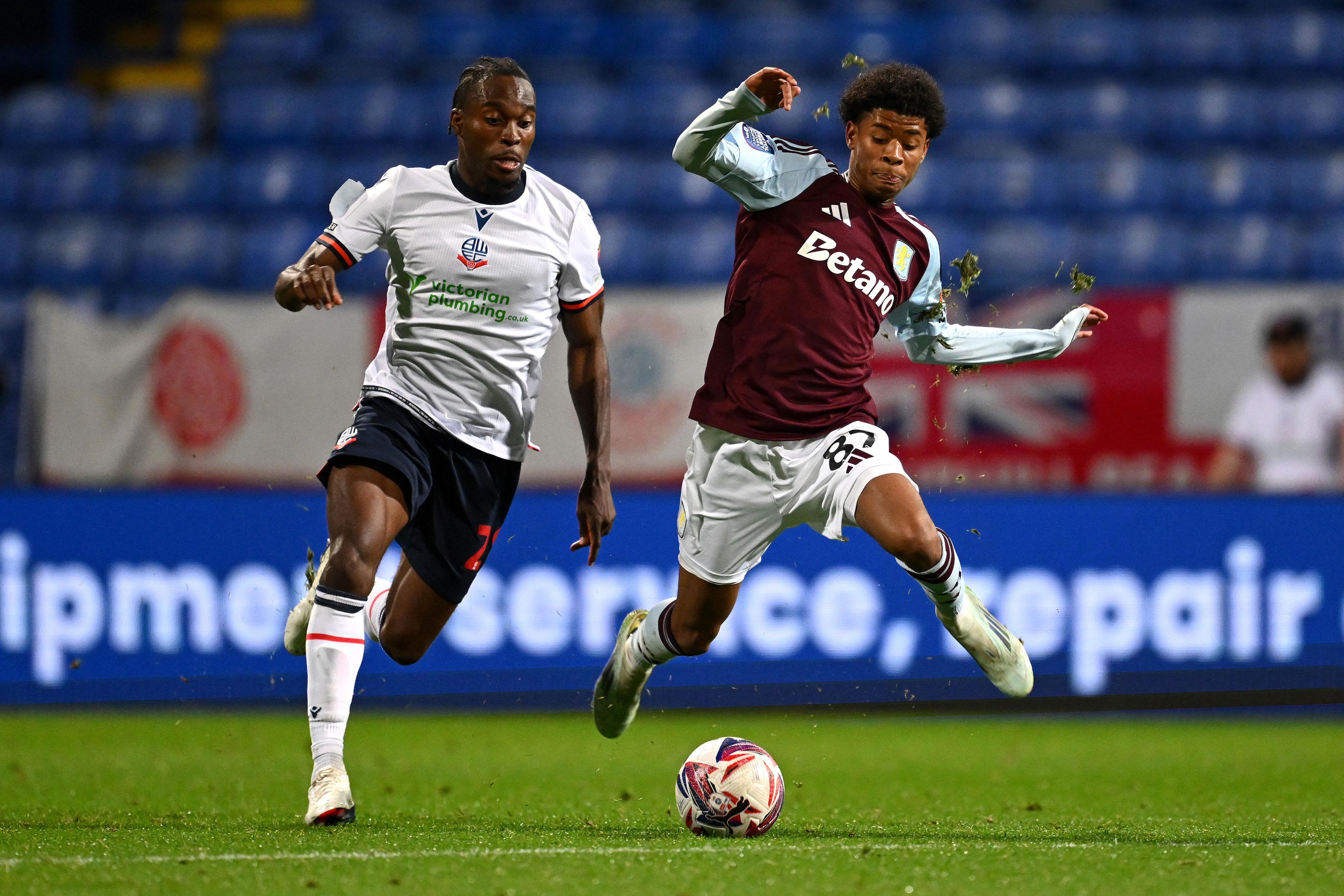 "We need a bit of bite": Warne on how Matete fits in at MK Dons