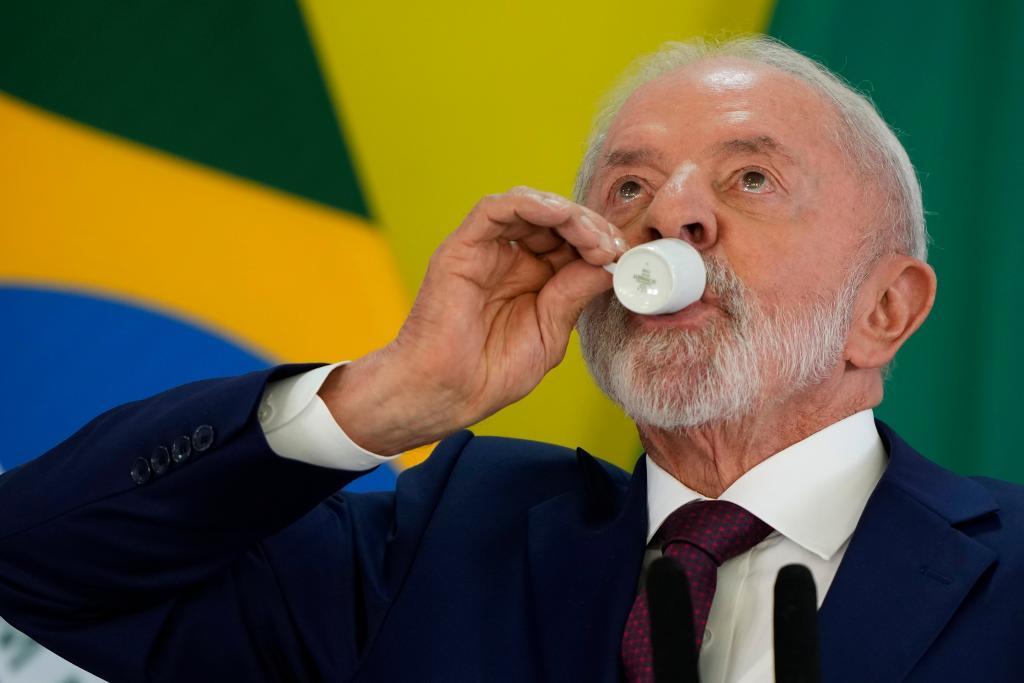 Brazil's Lula vetoes bill that could reduce Bolsonaro's prison time