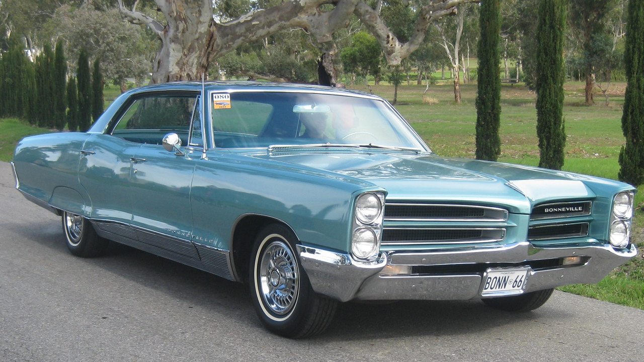 How the 1966 Pontiac Bonneville blended luxury and muscle