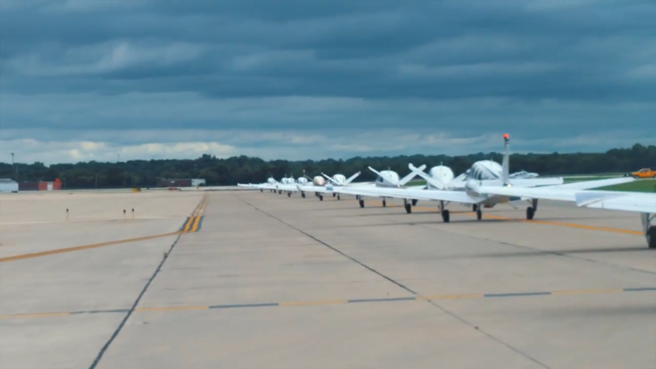 How 116 planes took off and landed on a single runway without chaos