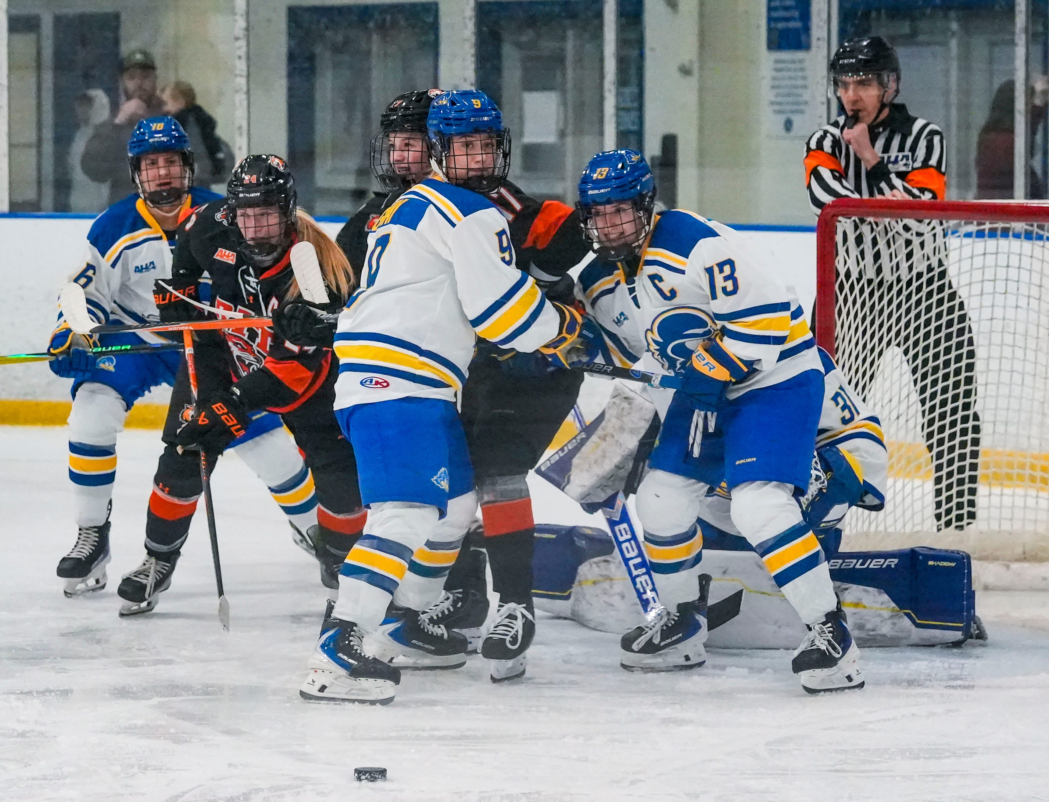 First-year Delaware ice hockey team progresses despite challenges