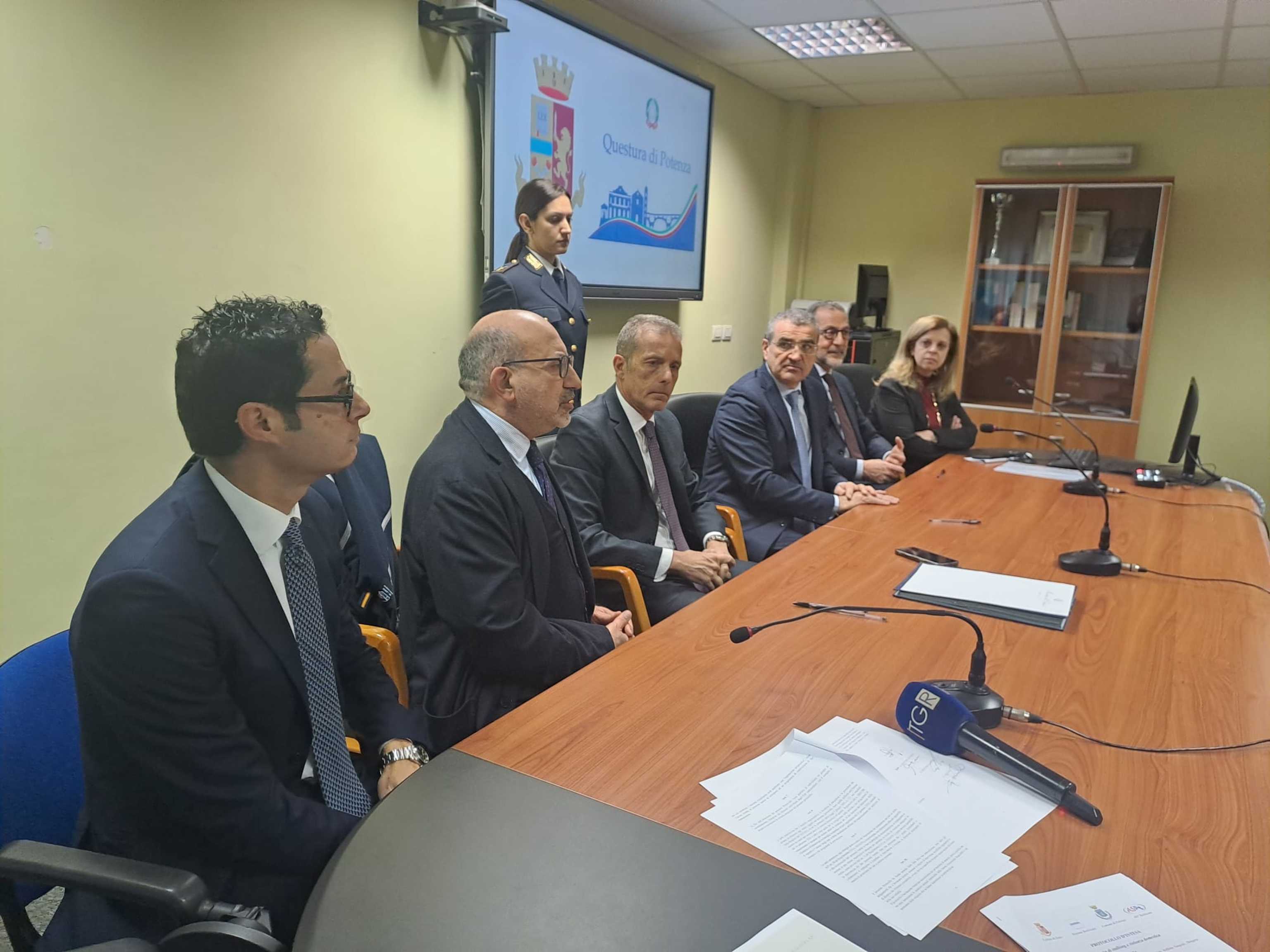 Stalking e violenza domestica: a Potenza rinnovato il Protocollo Zeus