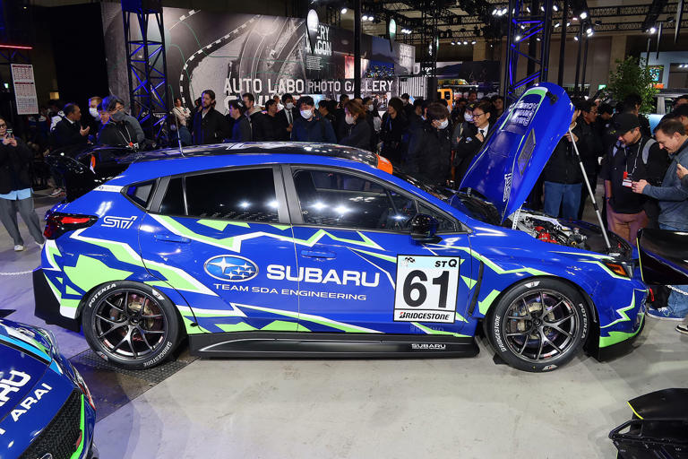 スバルがMT仕様の「WRX STI Sport #」ほかスペシャルモデルを出展【東京オートサロン2026】
