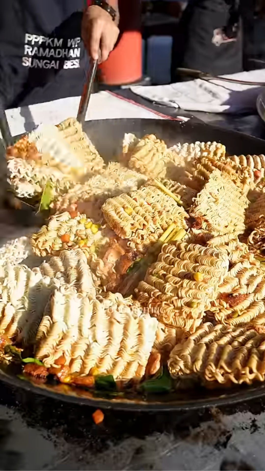 This fried mee will blow your tastebuds away