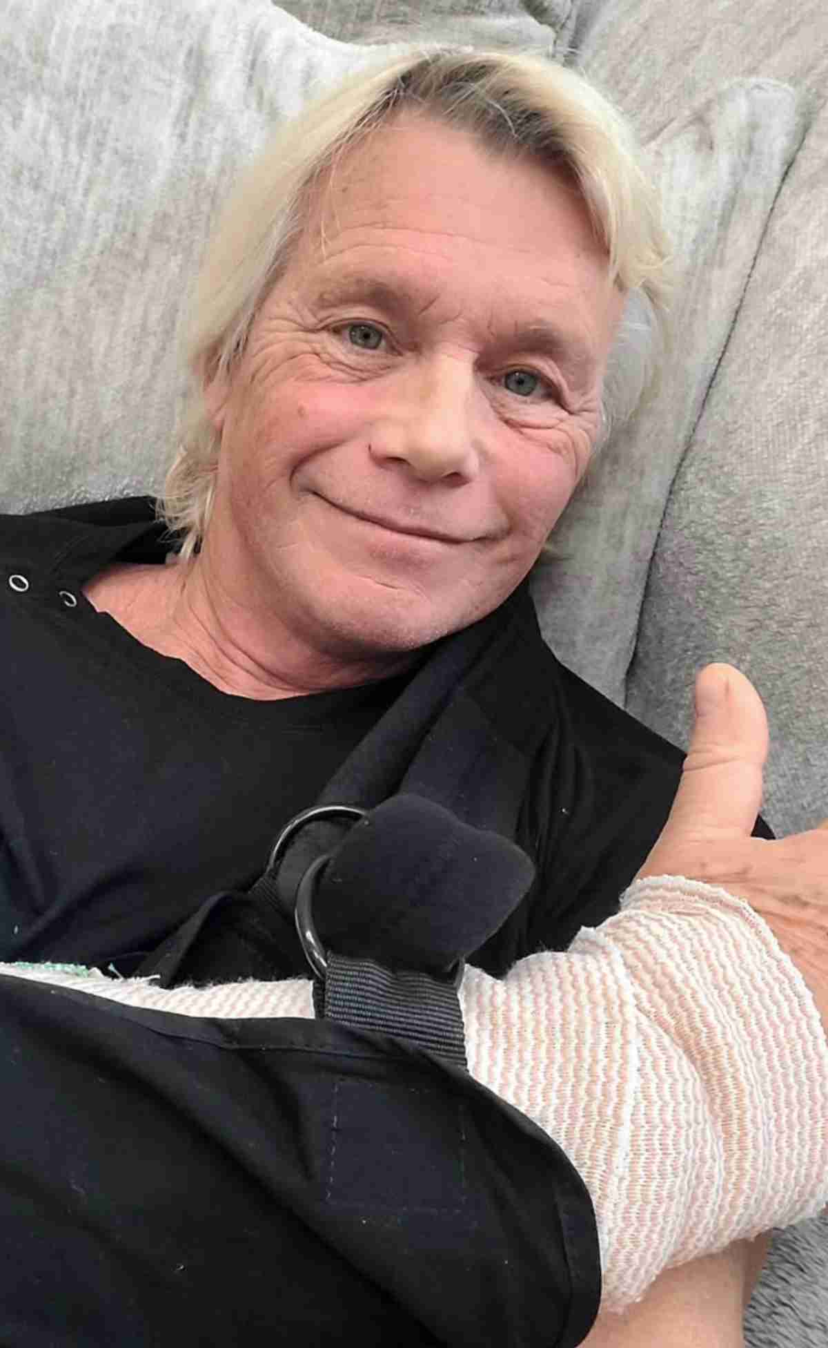 Ator de “Blue Lagoon” e ídolo teen nos anos 1980, Christopher Atkins ...