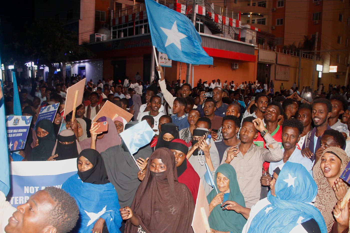 Hundreds in Somalia's capital protest Israel's recognition of breakaway ...