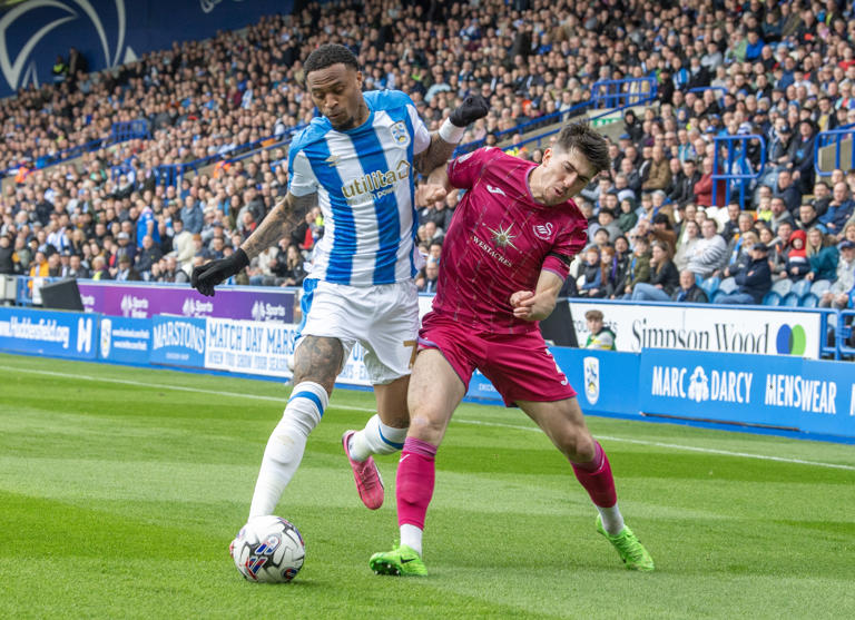 Bristol City 'looking' at loan for Middlesbrough's ex-Huddersfield Town ...