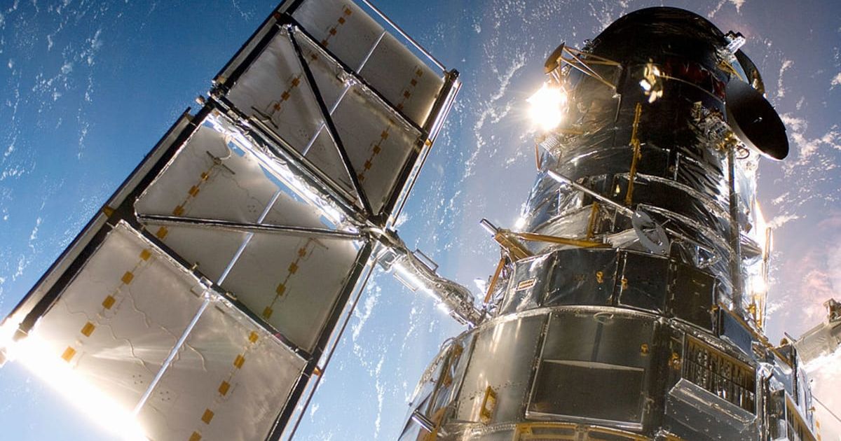 Astrophotographer captures rare footage of Hubble Space Telescope ...