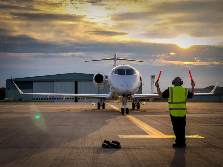 This $300,000 technology is turning private jets into flying offices
