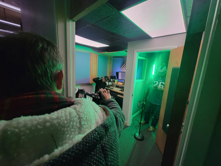 Inside the studio: How Eagles fans build playoff hype
