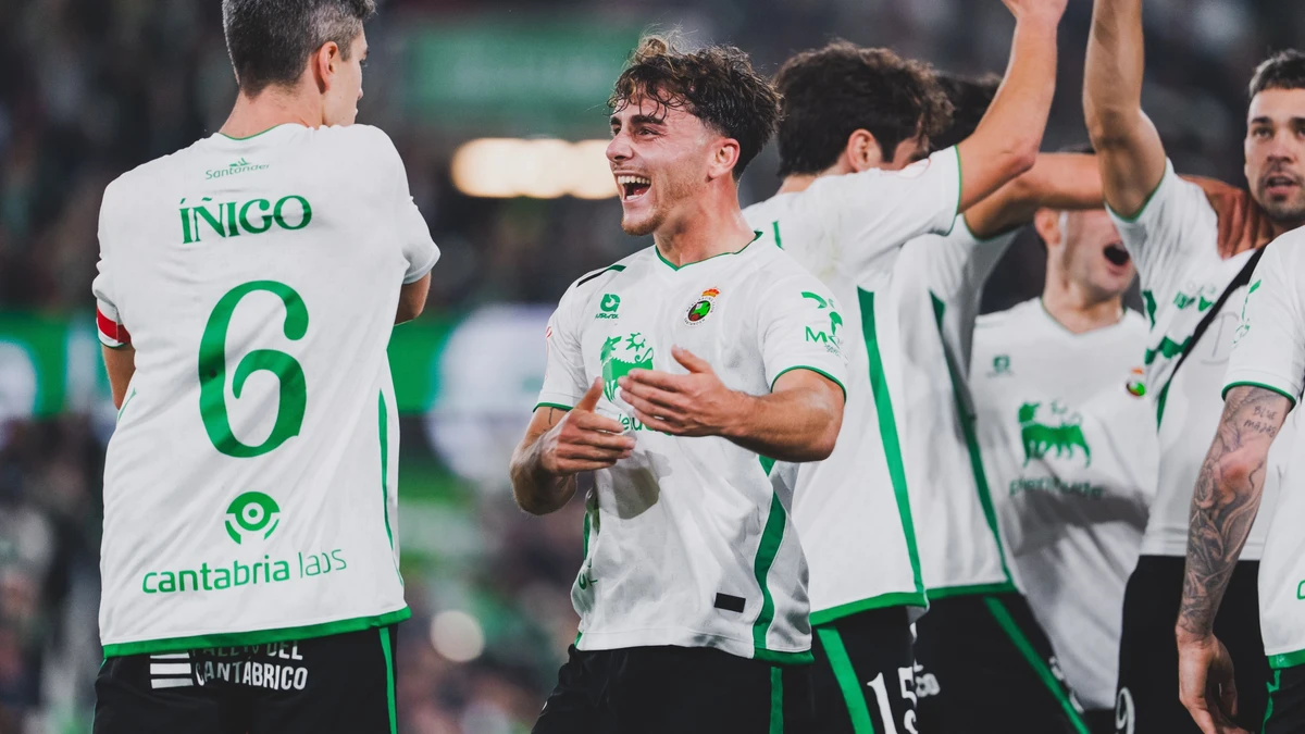 El Racing de Santander ficha a un delantero para regresar a Primera 14 ...