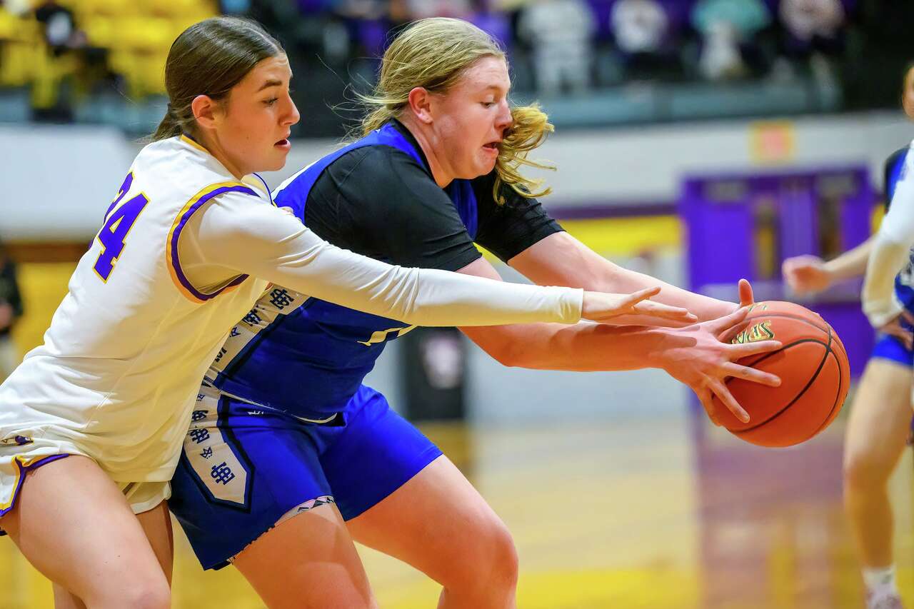 La Salle basketball star Kate Gilooly plans to follow late father's ...