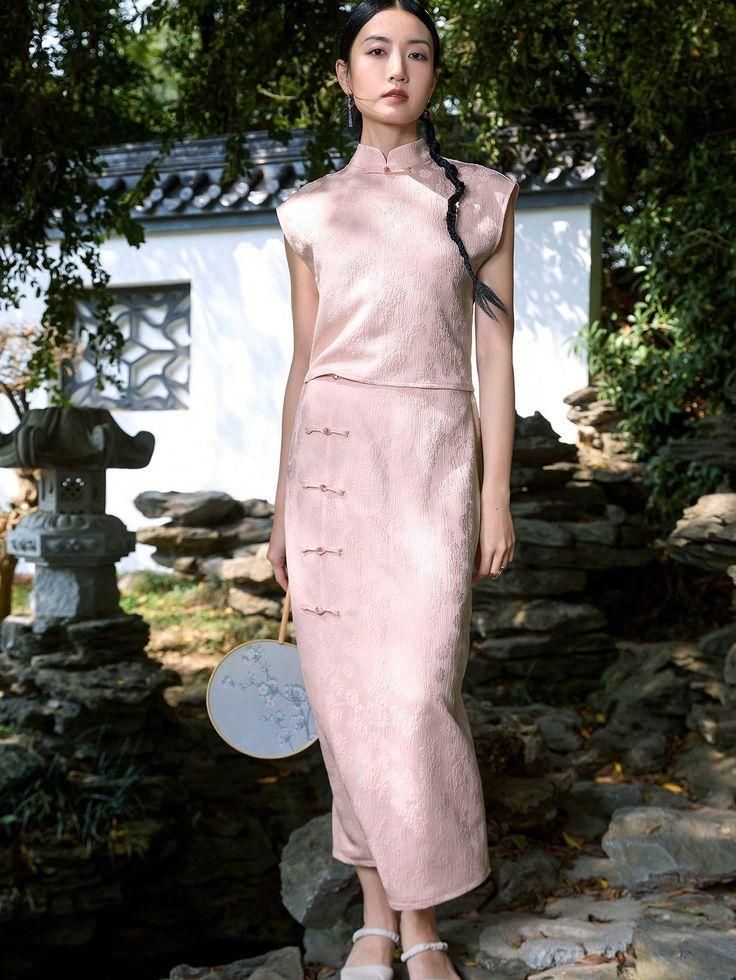 12 inspirasi baju Imlek 2026 menurut shio, bawa hoki!