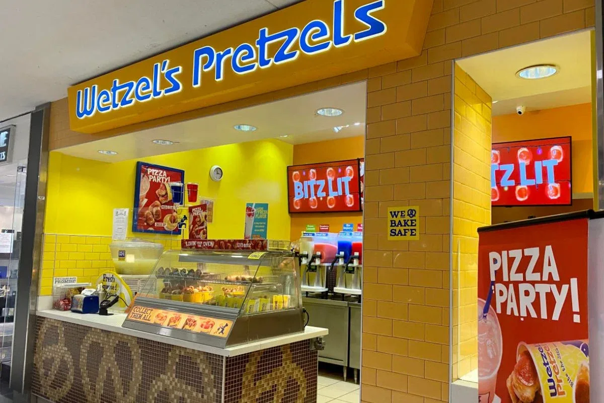 Wetzel’s Pretzels menu prices with calories [updated 2026]