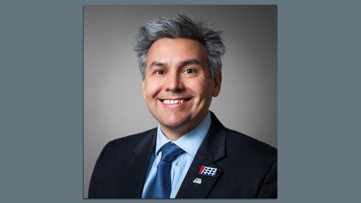 Des Moines' first Latino council member to be sworn in Monday