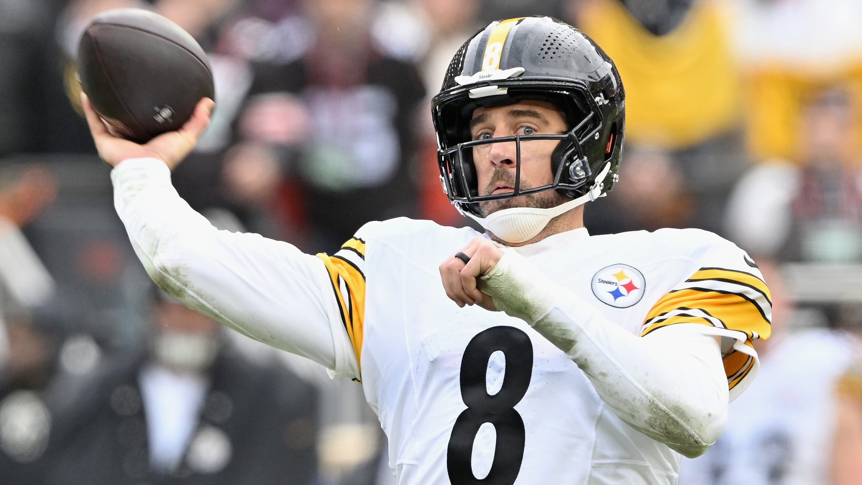 Steelers WR Adam Thielen reveals secret behind Aaron Rodgers’ success at 42