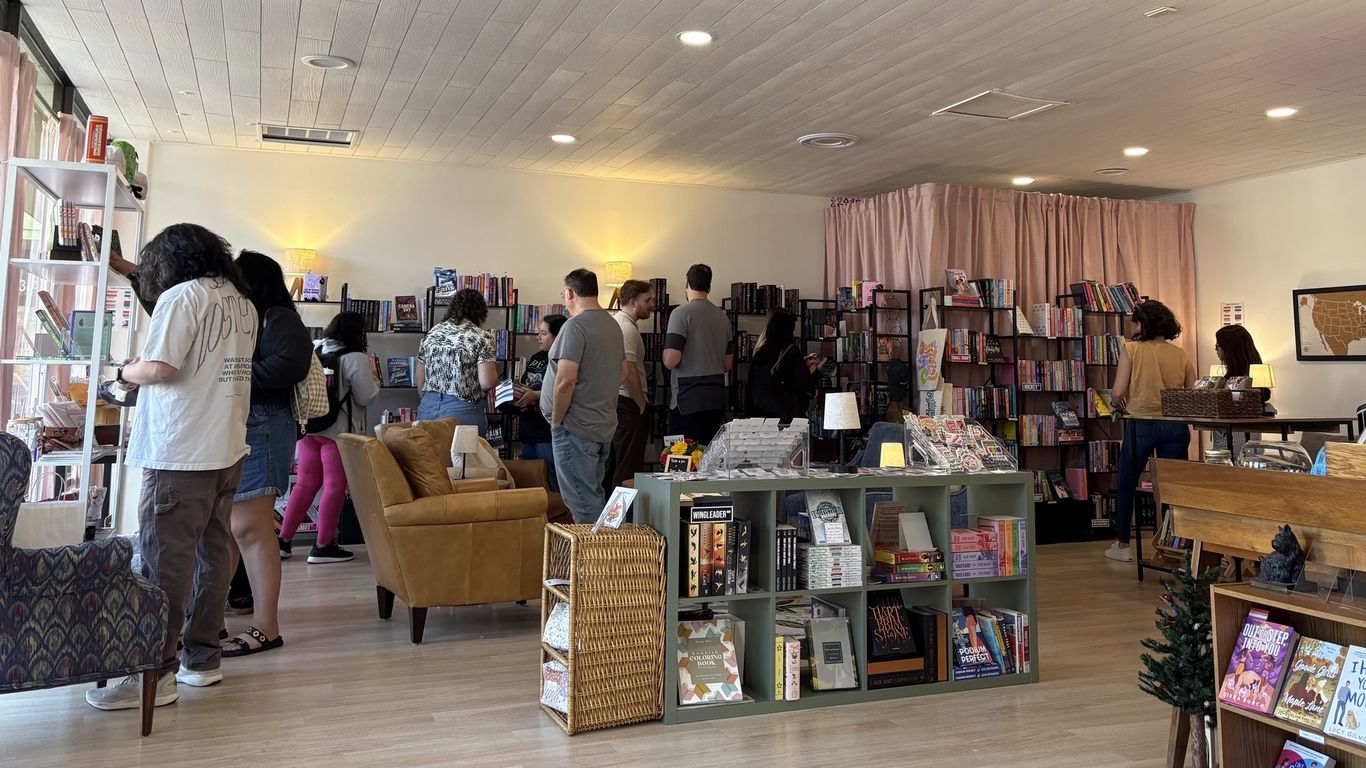 New romance bookstore opens in East Austin