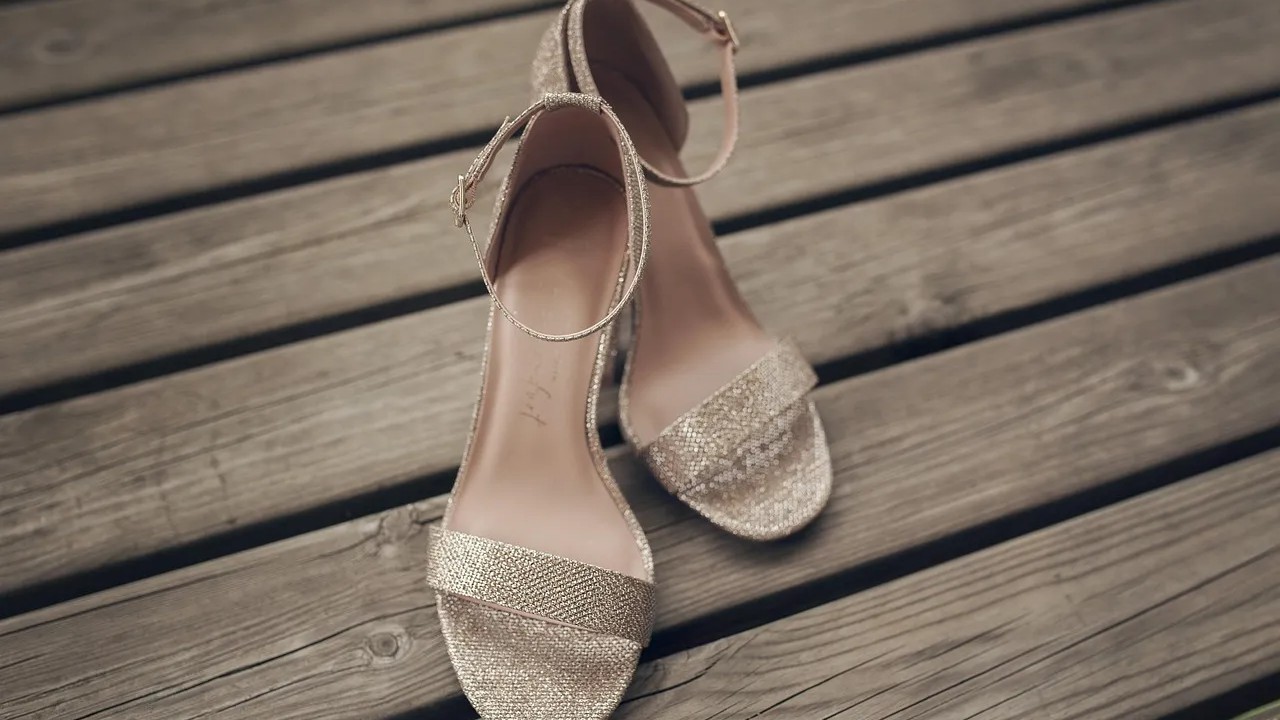 The top 3 most shocking high-heel laws still active in 2026