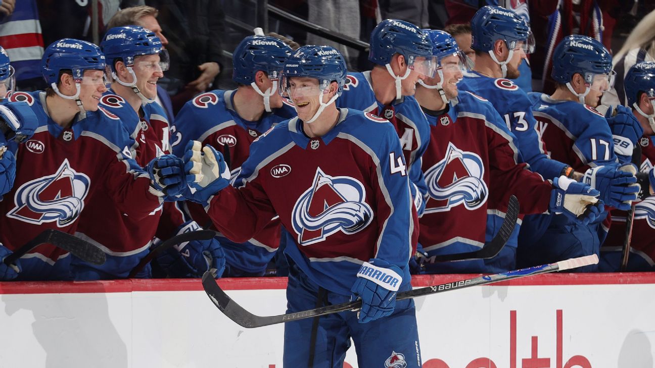 Avs' Josh Manson has fight, 4 points with dad watching