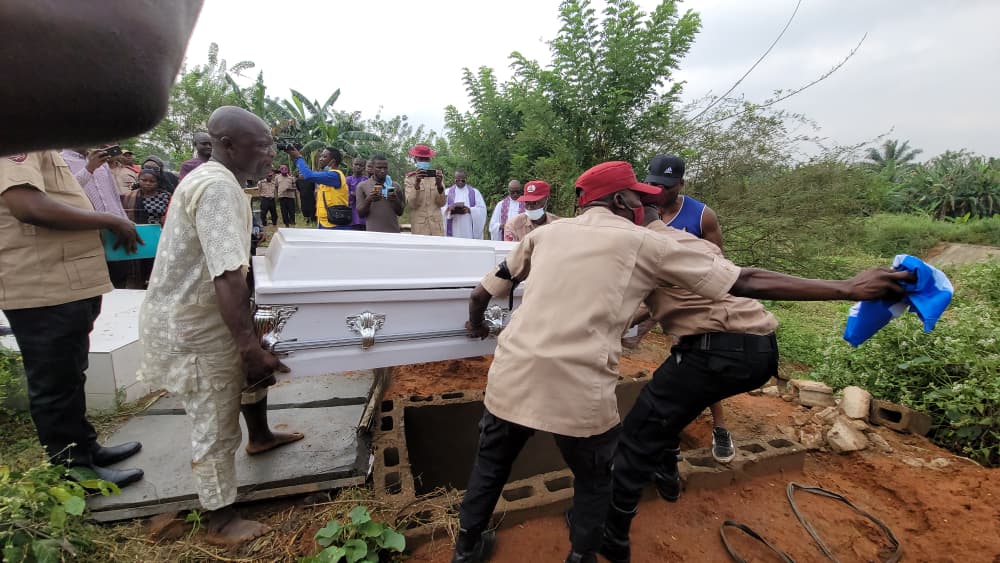 Photos: Tears as slain FRSC officer, daughter buried in Osun