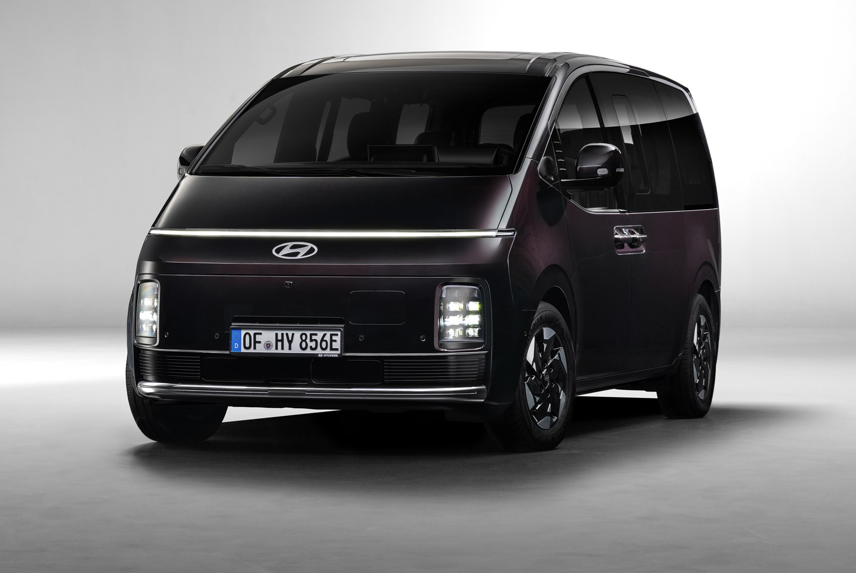 Hyundai Staria electric: Space odyssey MPV has fast charging and ...