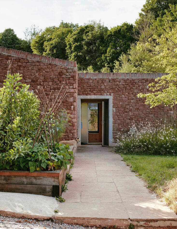Beauty found in simplicity: At home in Devon with design purists ...
