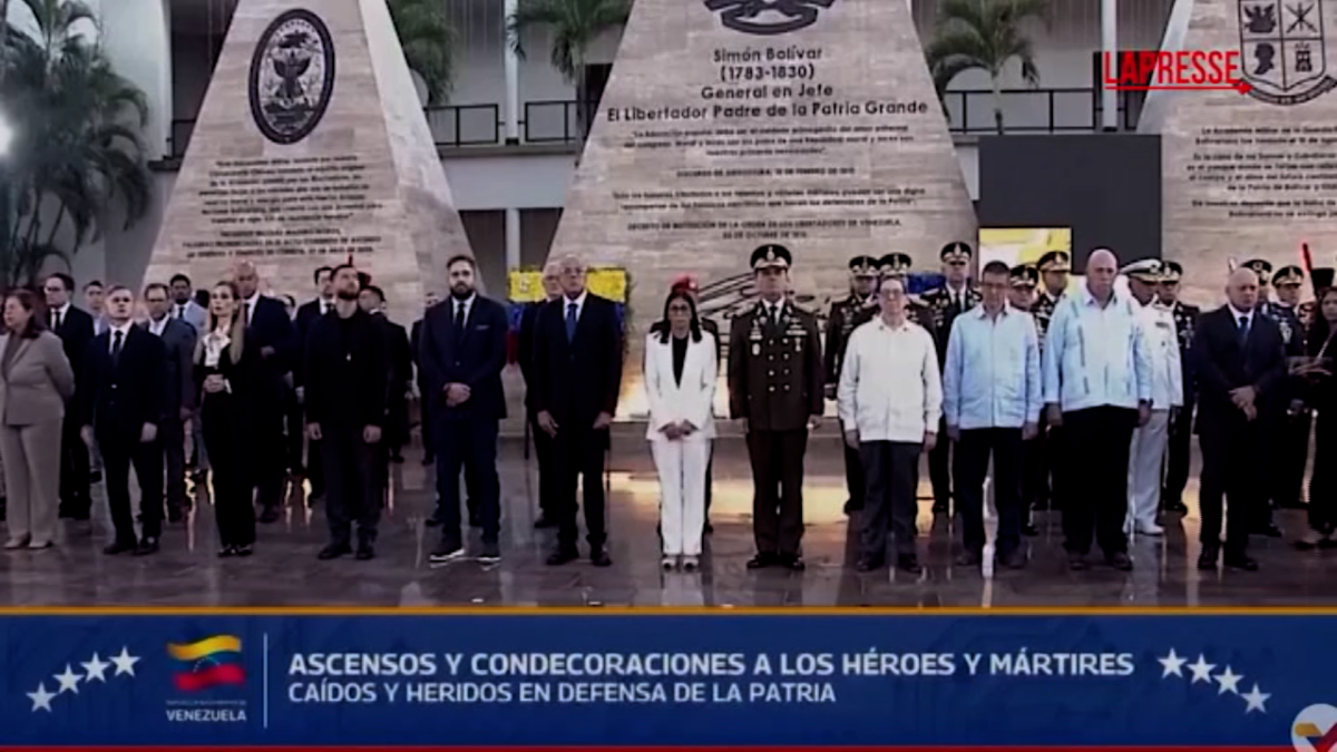 Venezuela, Delcy Rodriguez rende omaggio ai militari uccisi durante l ...