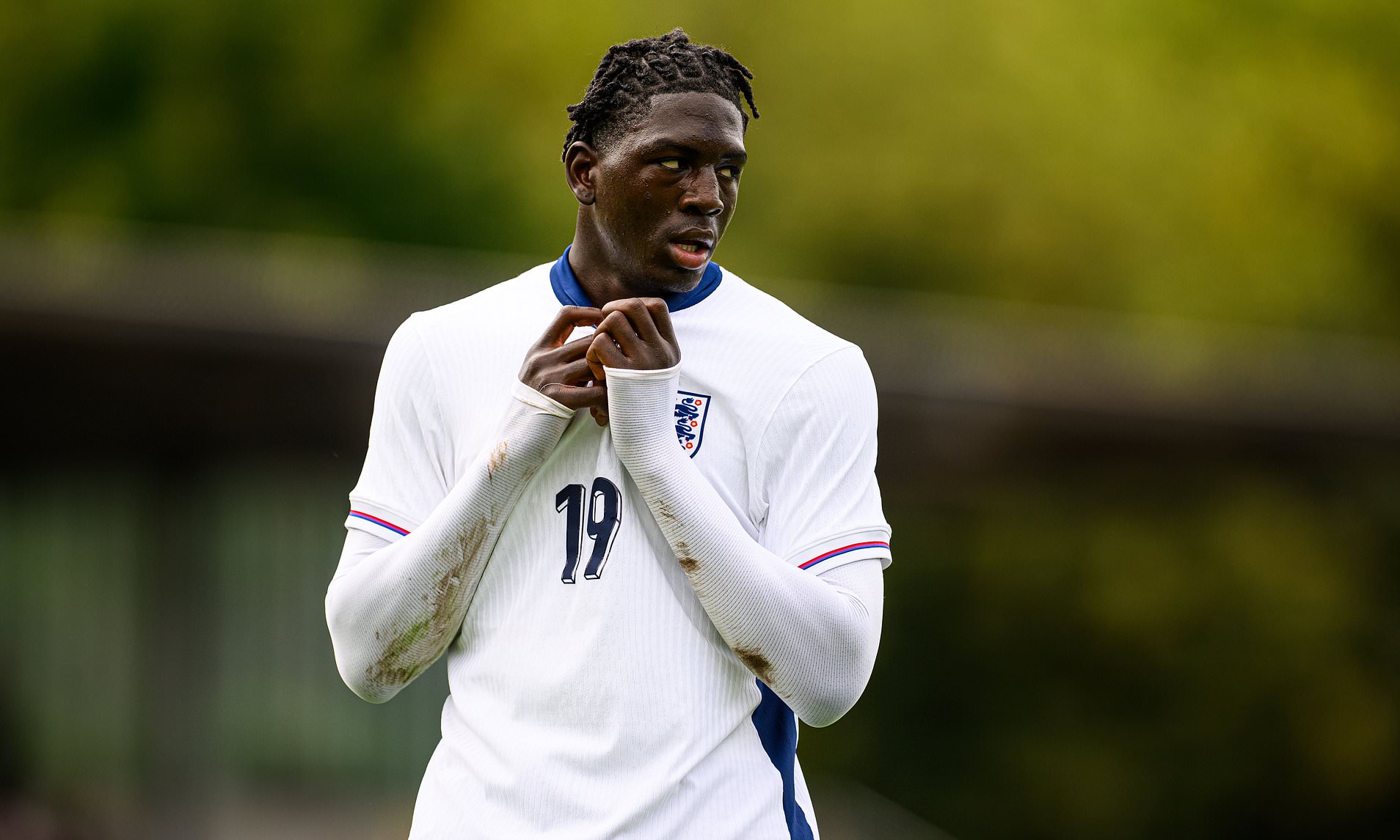 Aston Villa enter in talks to sign £10m teenager compared to Romelu ...