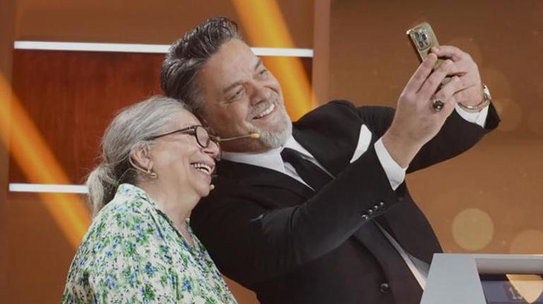 Kahkaha dolu gece! Beyaz'la Joker neşe saçtı