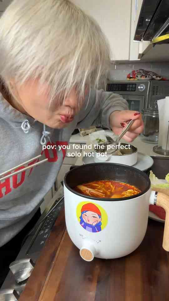 Perfect solo hot pot night for foodies