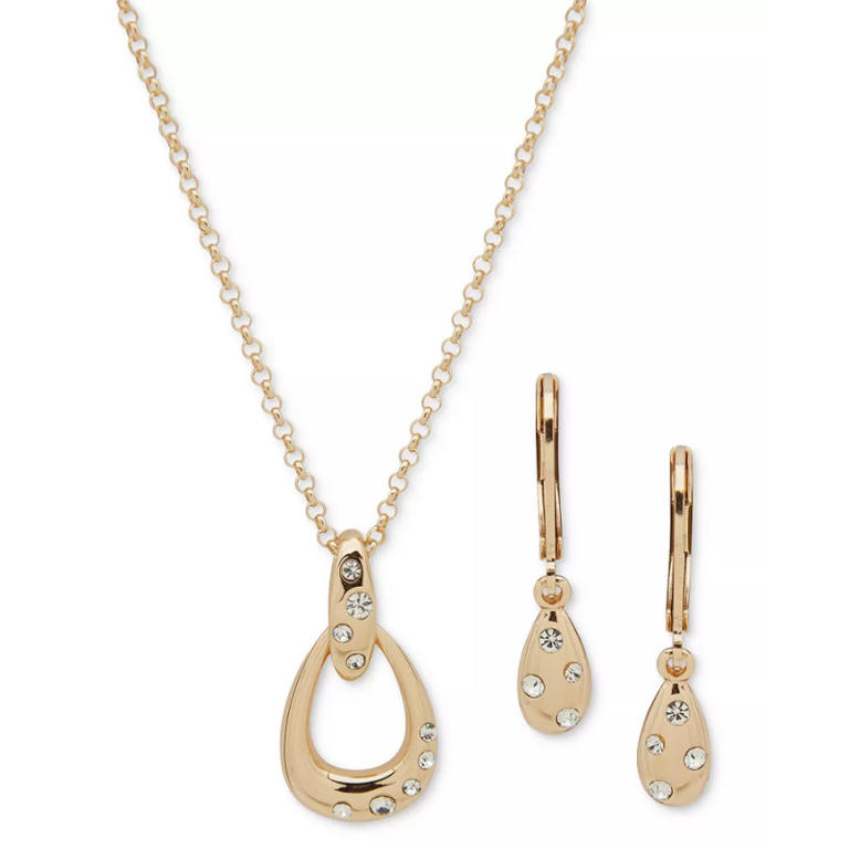 Macy’s has a ‘very pretty’ crystal pendant necklace and drop earrings ...