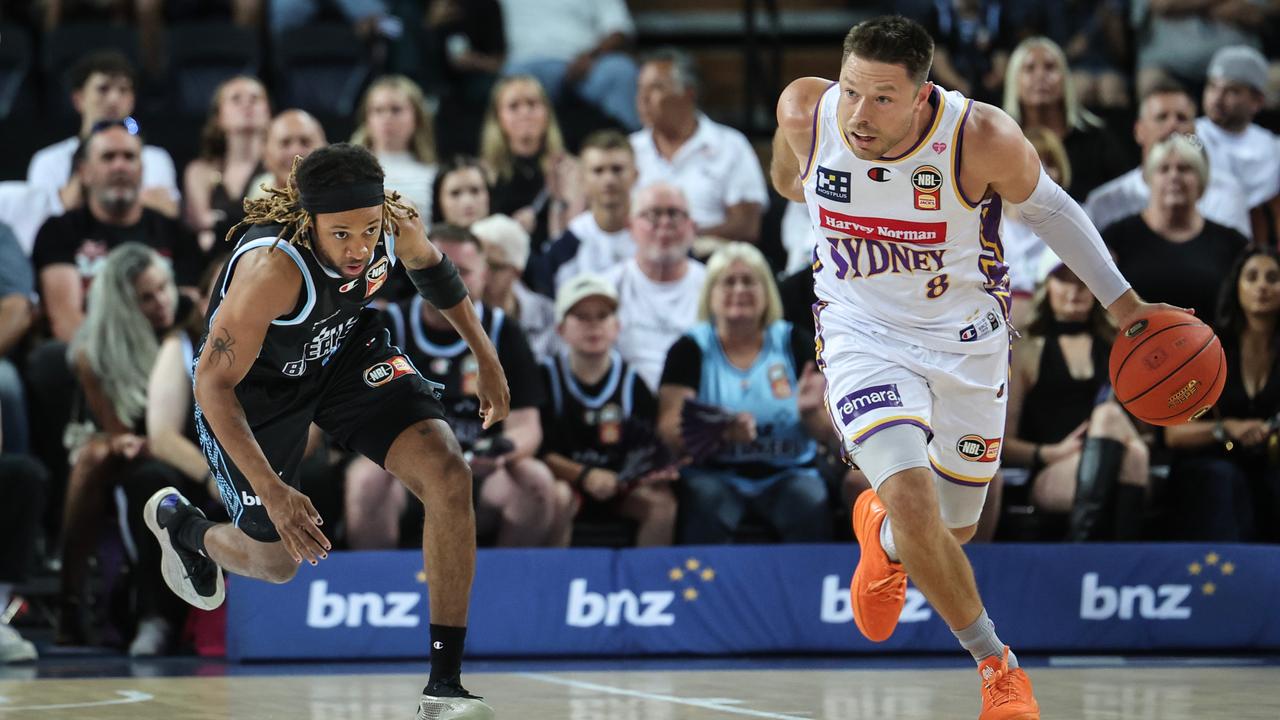 Killer Kings serve up a right royal belting to Breakers