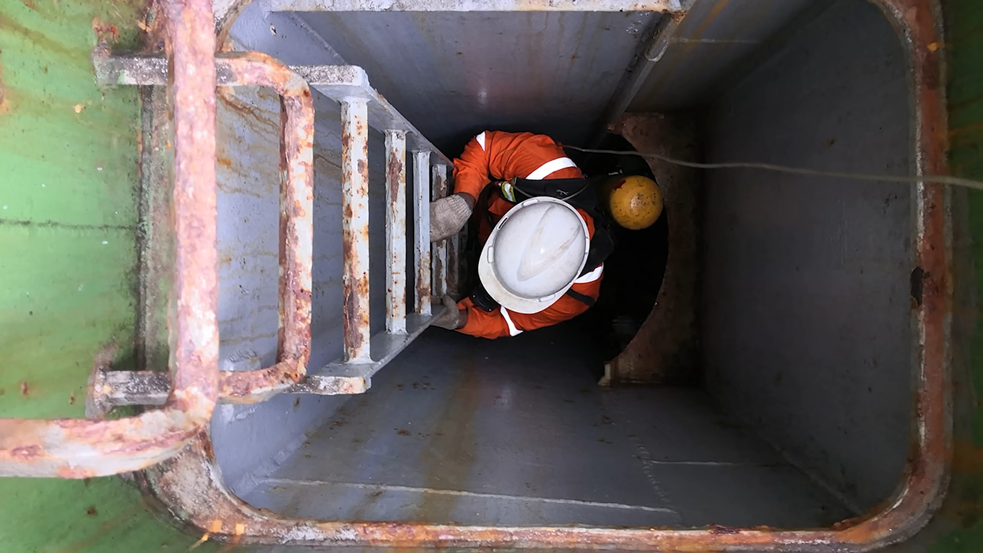 They found Titanic’s stern - 2,600 feet away… in pieces
