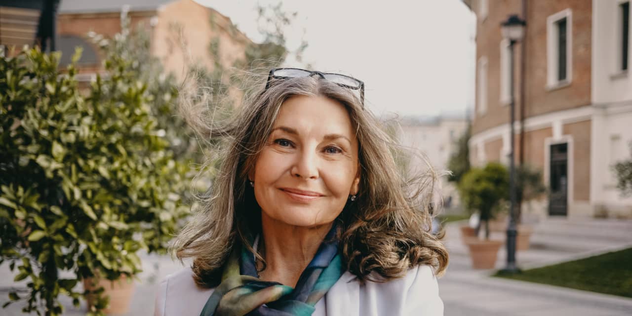 ‘I’m at a crossroads’: I have $35K left on my mortgage at 3% interest. Do I dip into my $700K ...