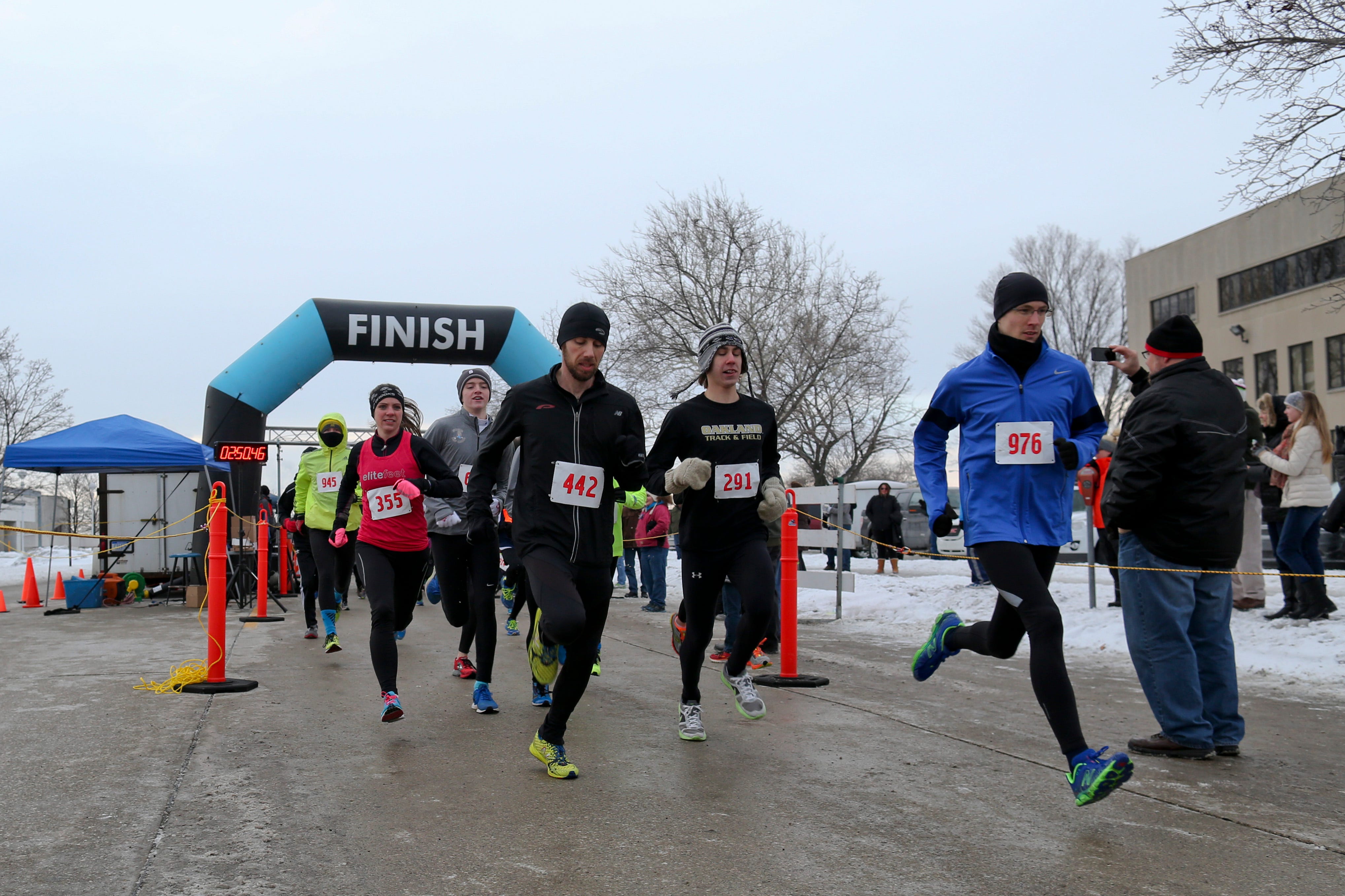 Po Ho Hot Cocoa event brings races and music to Port Huron