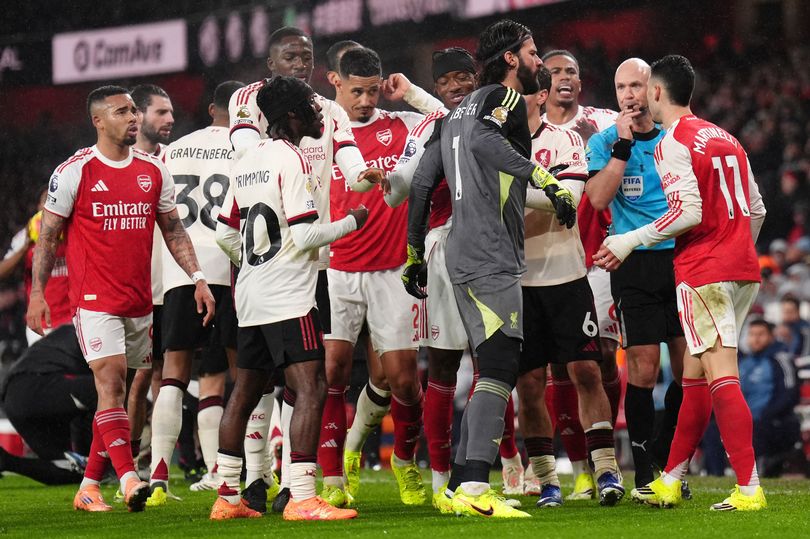 Mikel Arteta angrily pushed Gabriel Martinelli as Arsenal brutally ...