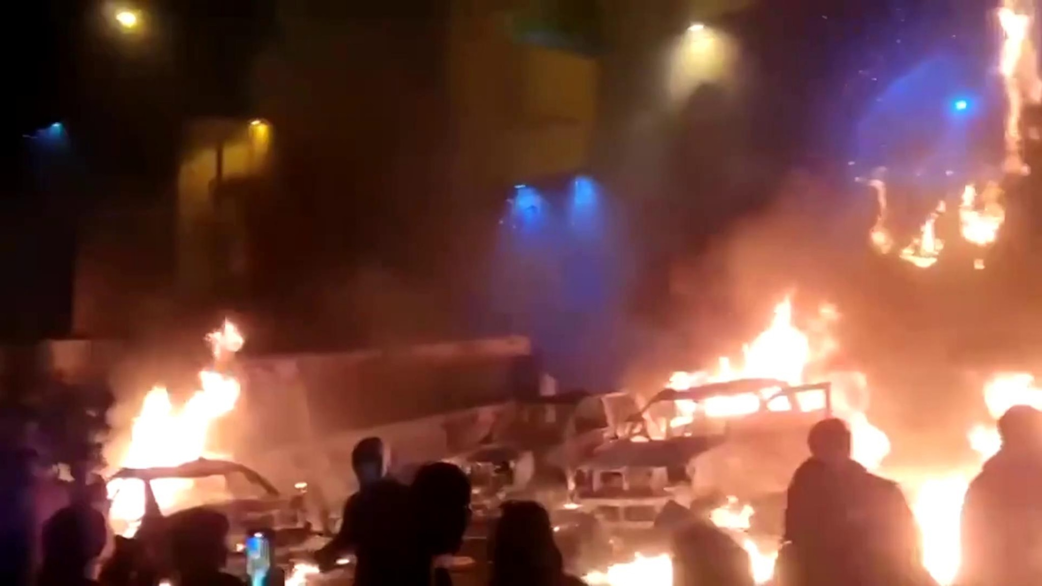 Nuova notte di proteste. Qalibaf, presidente parlamento: "Se attaccati ...