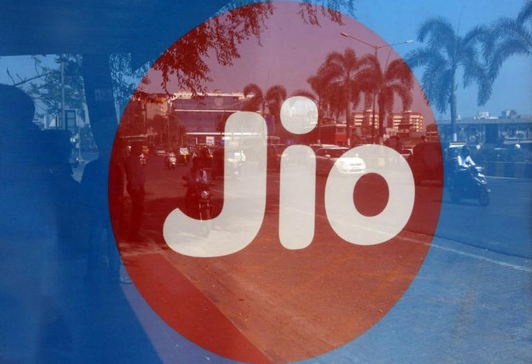Ambani's Reliance Jio considers 2.5% public offering in 2026 India IPO ...