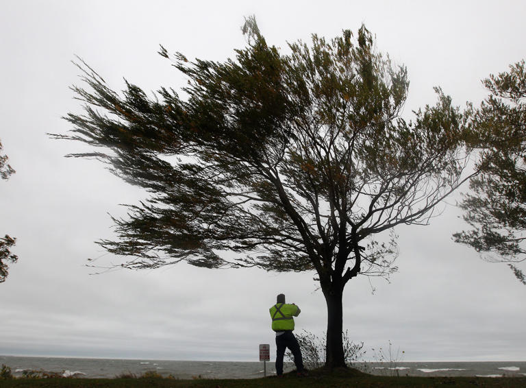High wind warnings and advisories issued across much of New York