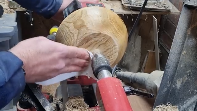Watch this red oak bowl turning perfect for beginners