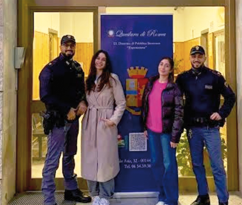 Ragazze salvate a Trigoria: l’abbraccio con i poliziotti Giuseppe e ...