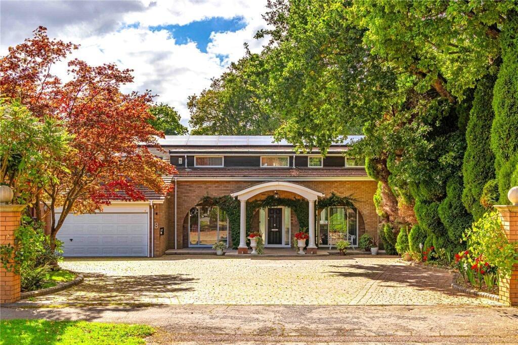 Have a look around this £1.4m home in Studham - with a pool house, 5 ...