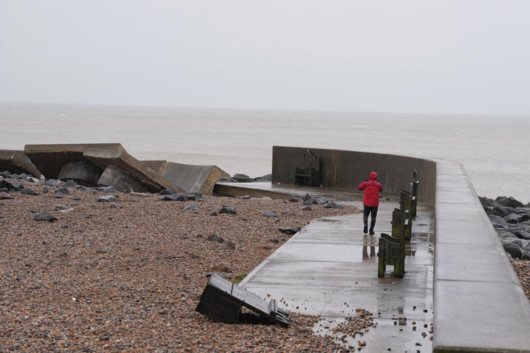 Storm Goretti live: Travel chaos as fresh snow and ice warnings issued